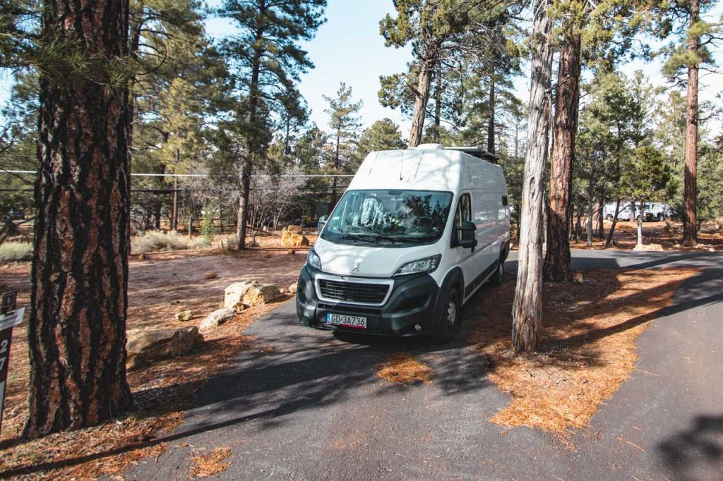 19 Genius RV Camping Tips for Budget-Friendly Travel 🚐